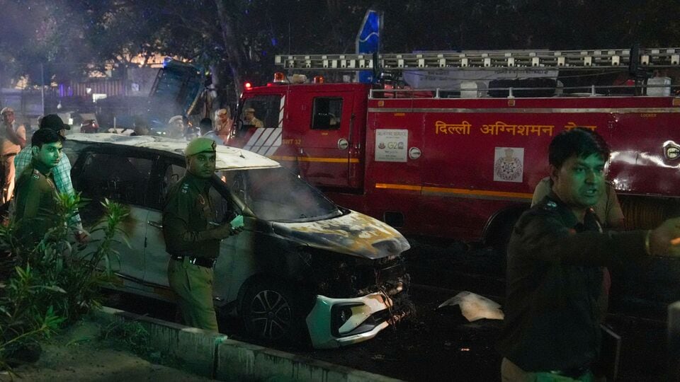 Delhi Blast News Live Updates: Powerful explosion in car near Red Fort ...