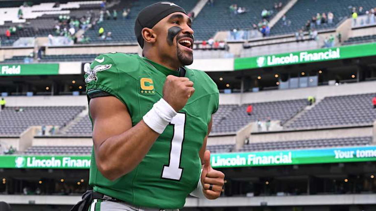 Eagles vs. Packers DraftKings Showdown Quarterbacks: Jalen Hurts vs ...