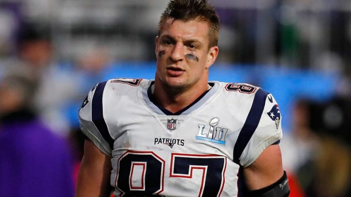 NFL: Rob Gronkowski signs one-day contract to officially retire with ...