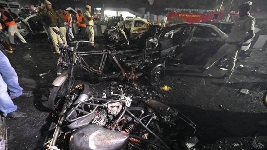 Delhi rocked after massive car blast at Red Fort | Photos of explosion ...