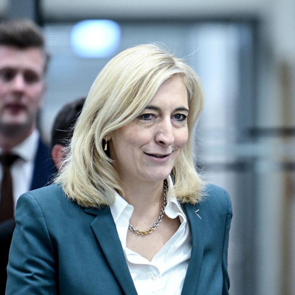 Krankenkassen-Zusatzbeitrag 2025: Gesundheitsministerin Warken kündigt ...