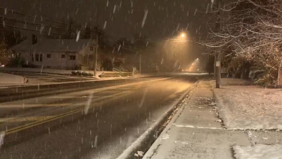 First snowfall of the season comes to Miami Valley
