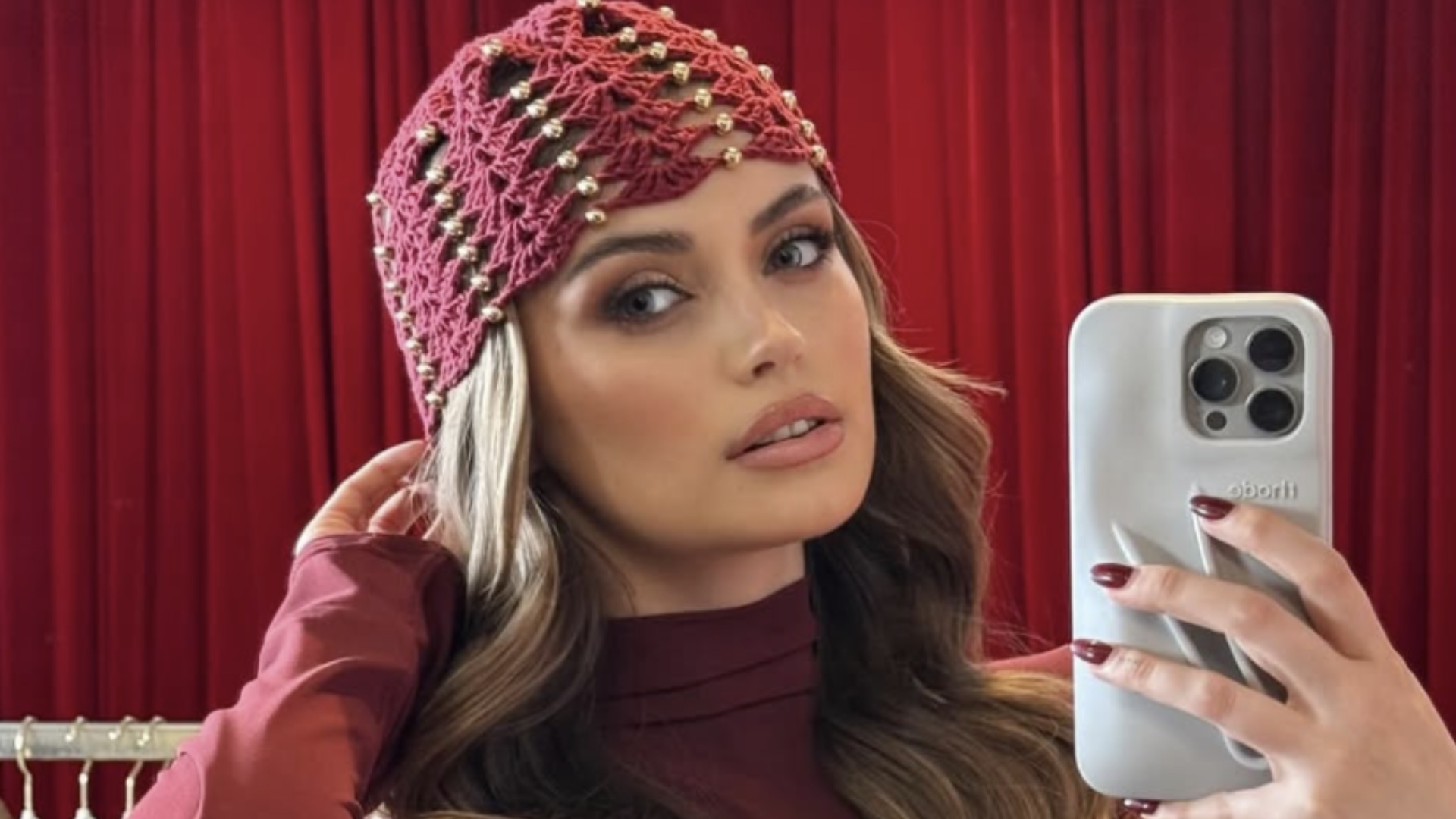 This Miss Mundo Chile contestant shocks the public with her song