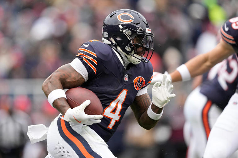 D'Andre Swift says "no drop-off" for Bears run game, Kyle Monangai