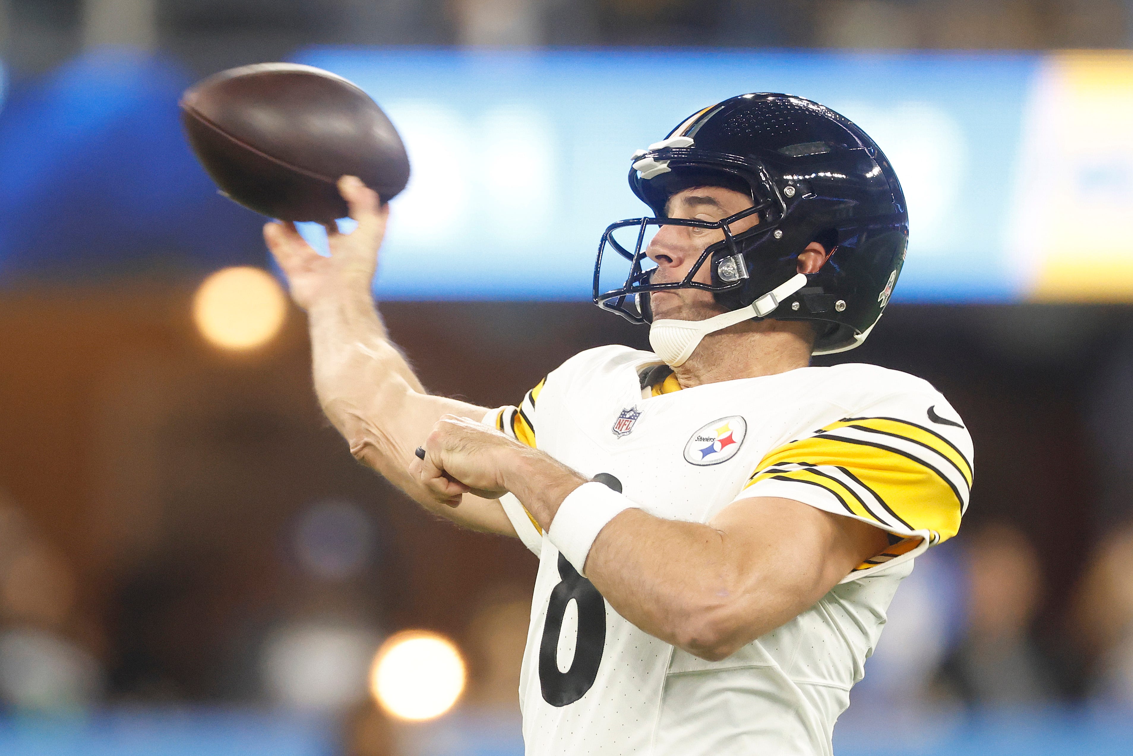 Lip-readers think Aaron Rodgers cursed, blamed Steelers player