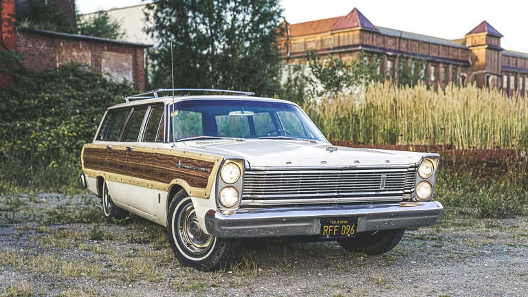 Ford Country Squire (1965): Cooler Kombi mit Holz-Dekor, V8 und Platz für 9