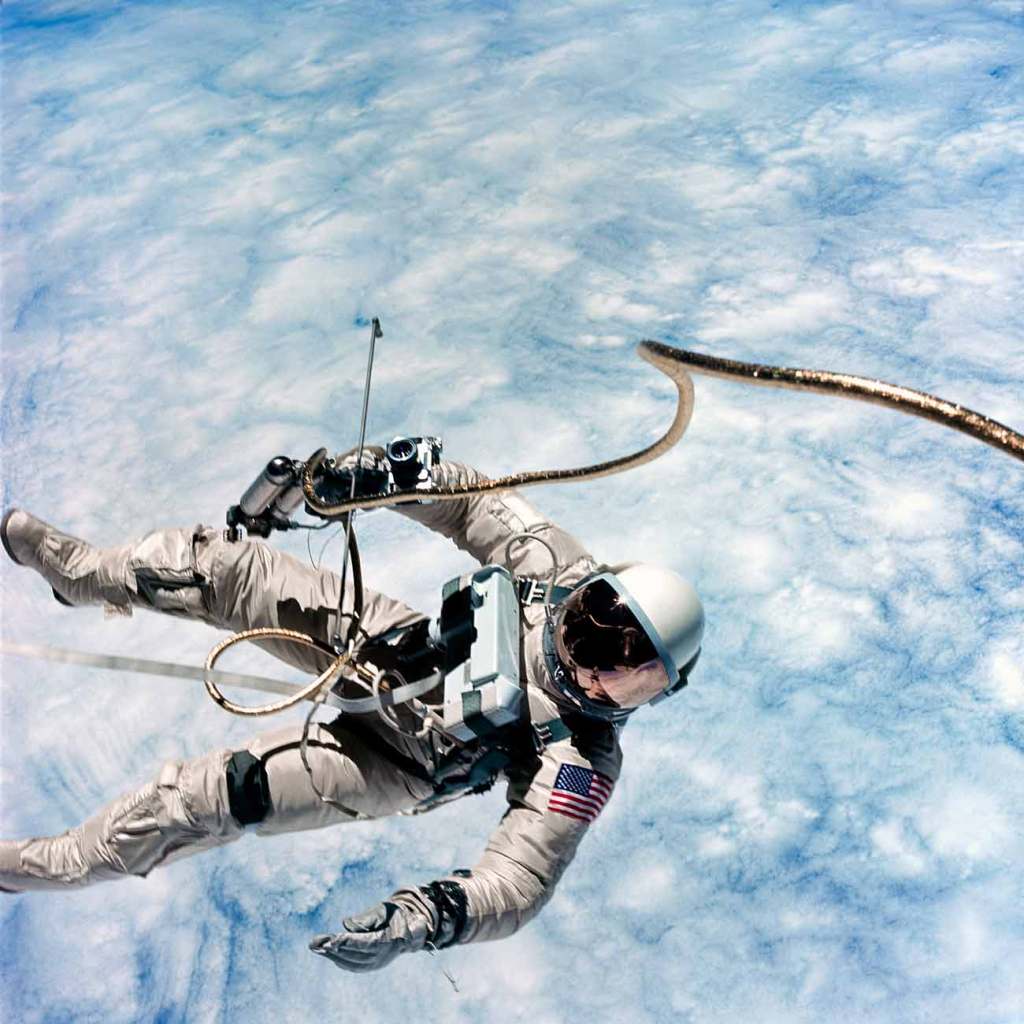 The first ever selfie taken in space! NASA’s historic early images as ...