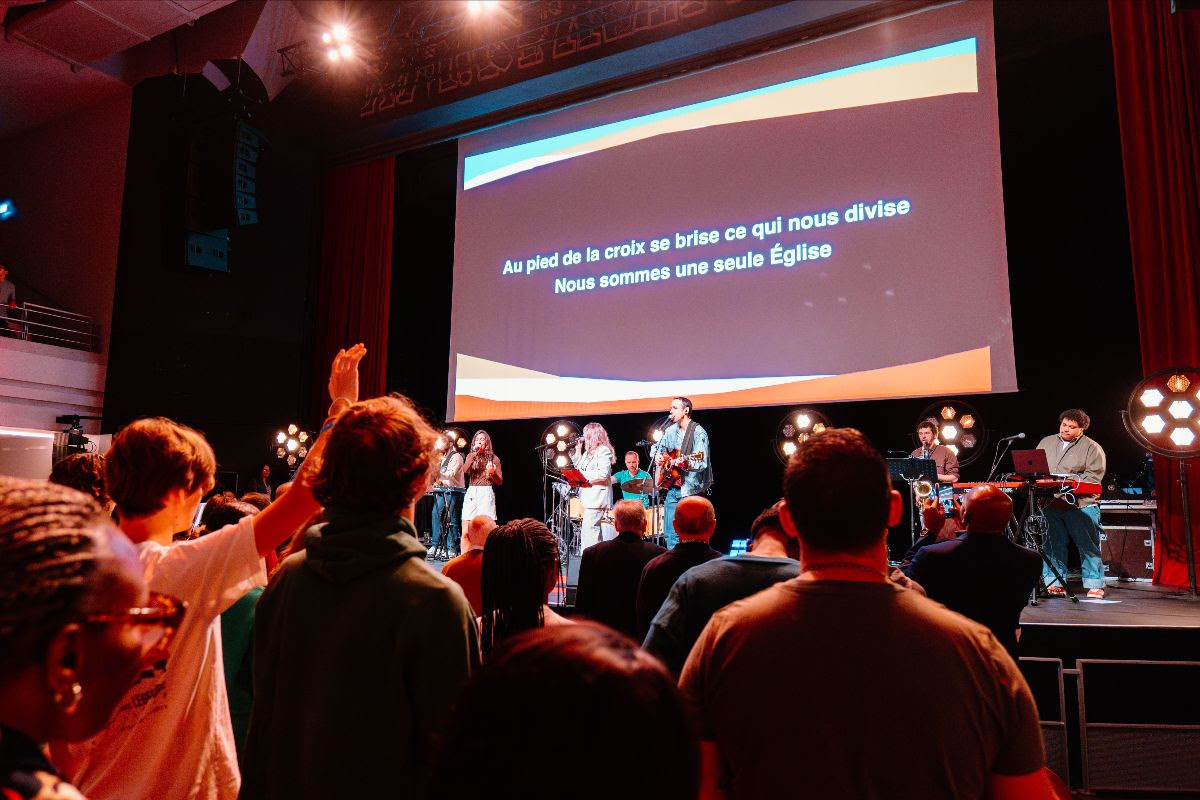 Mass worship celebration event with 500 evangelical churches held in France