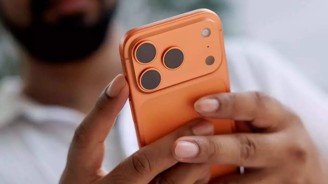 Apple’s 20th anniversary iPhone may come with this ‘Big’ selfie camera ...