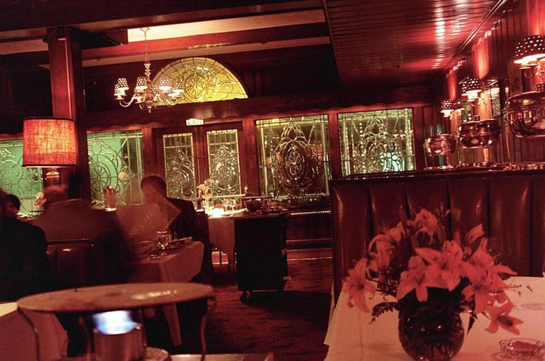 9 Legendary U.S. Dining Rooms Frank Sinatra Frequently Visited