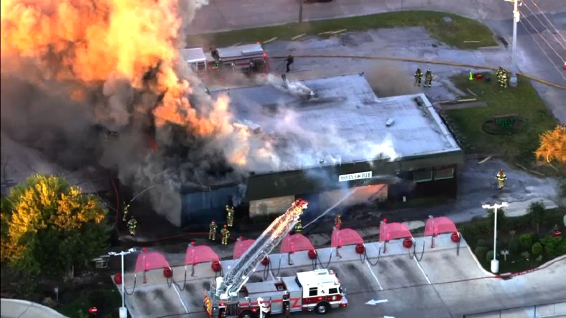 Roof collapses after Molly's Pub catches fire Monday morning, officials say