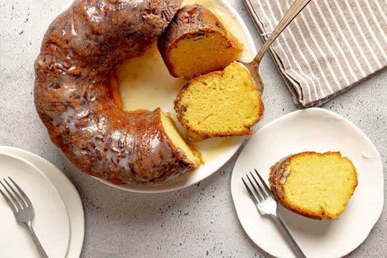 17 church cookbook cakes that always disappear first
