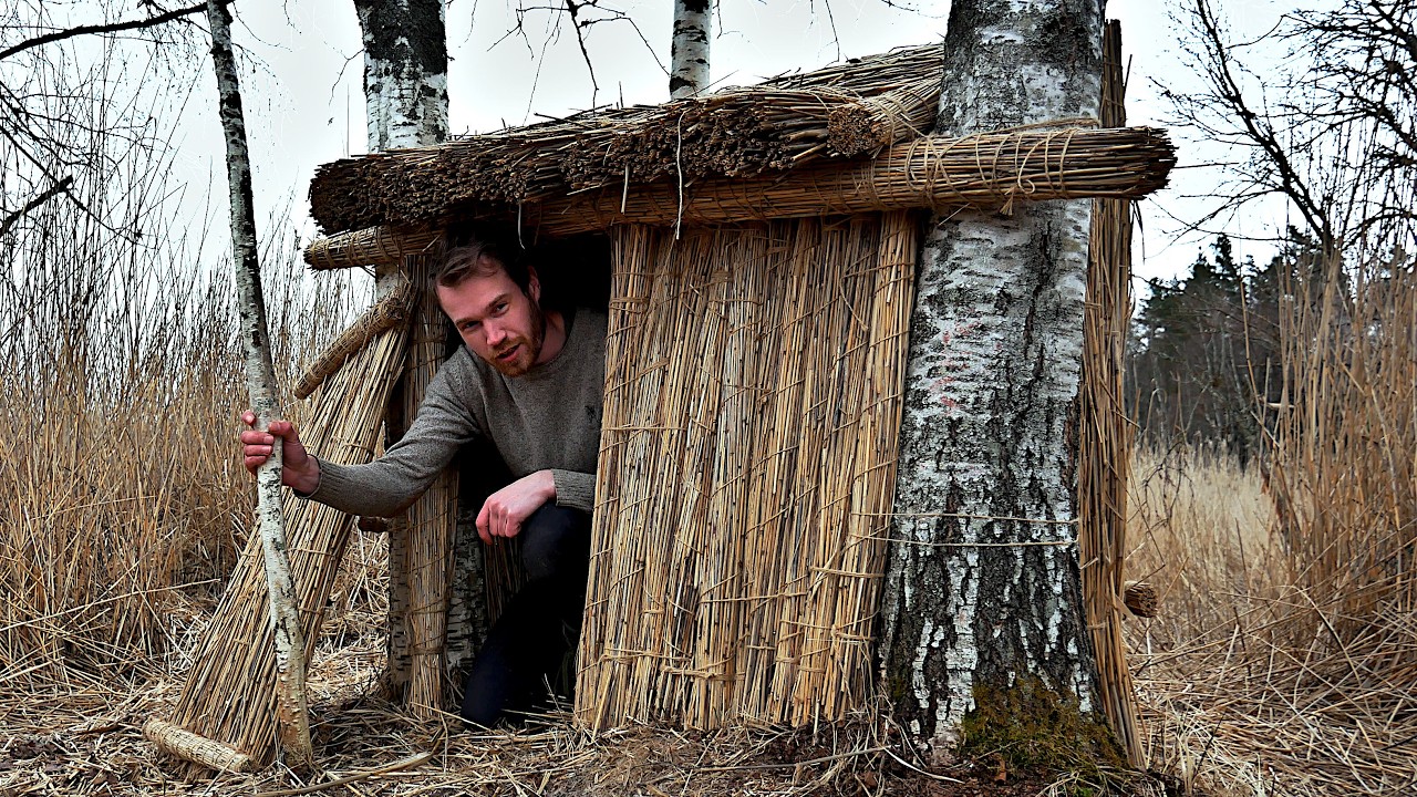 Sleeping in a Reed Shelter I Built at Subzero Temperatures