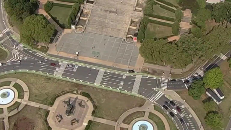 Warning period ends for red light cameras at Eakins Oval on Kelly Drive