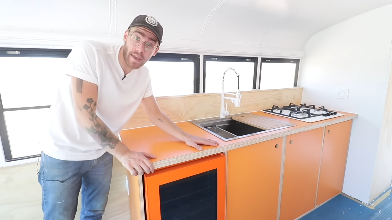 Budget-friendly DIY laminate countertops with modern plywood details