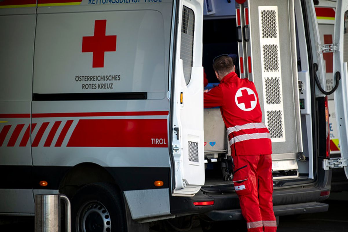 Auffahrunfall bei Autobahn-Ausfahrt in Kufstein: Mutter und Tochter ...