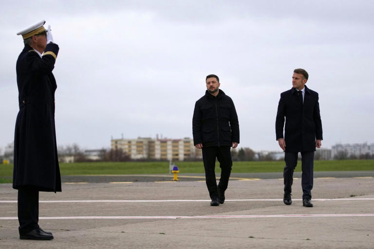 Selenskyj zu Besuch in Frankreich eingetroffen