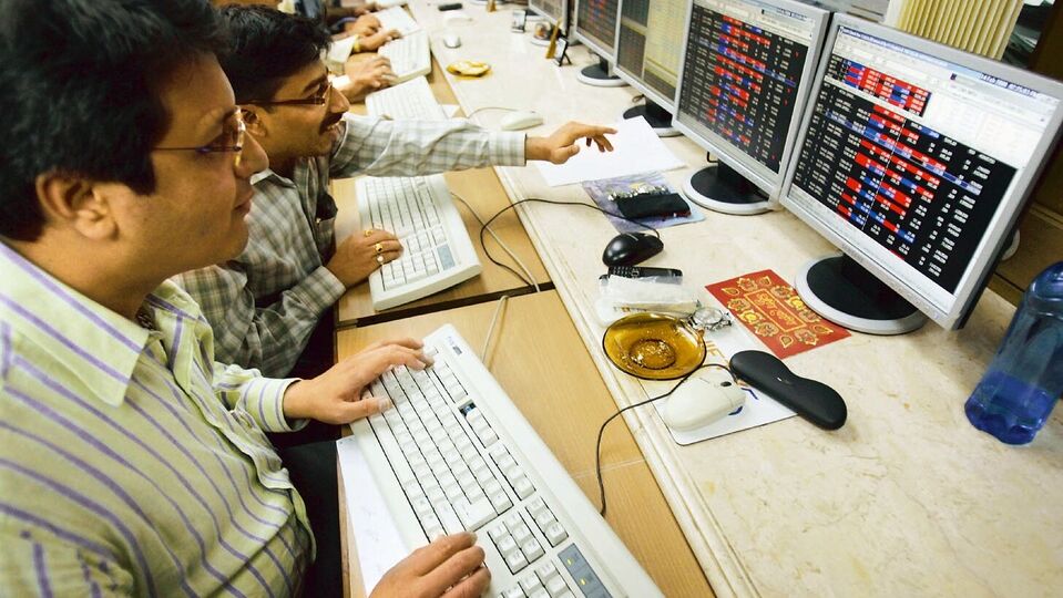 Nifty Bank surges to fresh record high, hits 59,000 level for the first ...