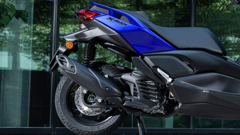 Yamaha XMAX 125 2026 Hadir dengan Warna Icon Blue, Siap Tantang Honda ...