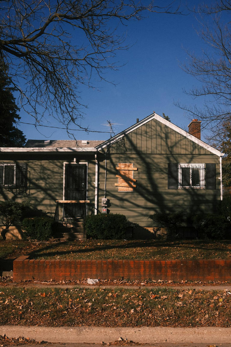 How insurance giants are reassessing coastal property values ...