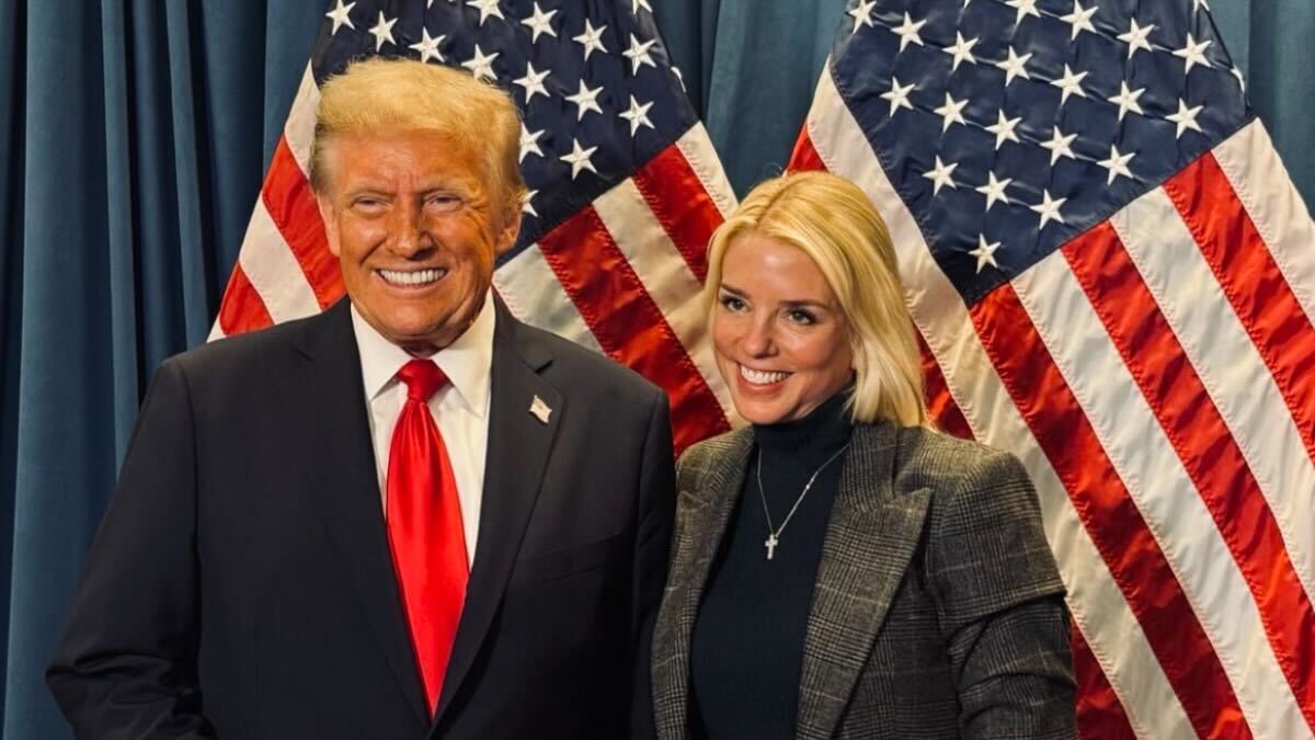 Panicked Donald Trump goes on the offensive, orders Pam Bondi to go ...