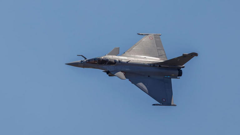 Le Rafale français s'impose comme l'avion de chasse de référence pour l ...