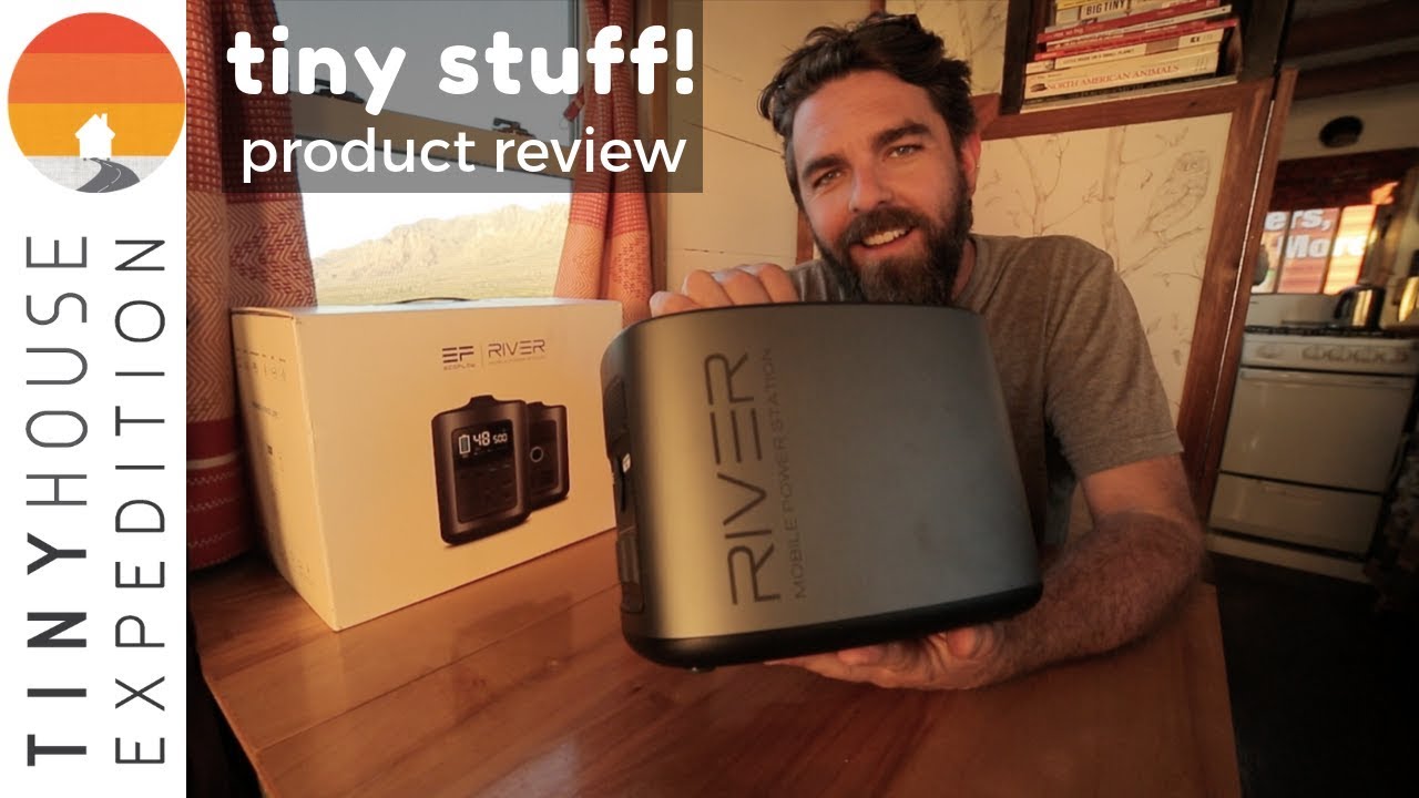 Mobile power station + foldable solar panels perfect for travel