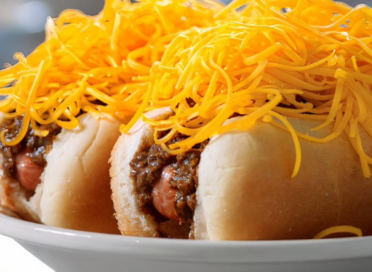 6 Restaurant Chains With the Best Hot Dogs, According to Chefs