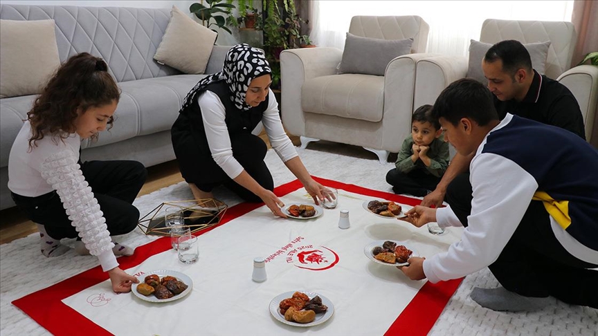 Gaziantep'te "Sofra Aileyi Birleştirir" projesiyle geleneksel sofra ...