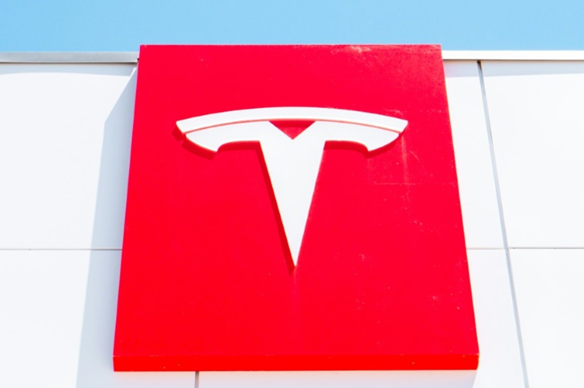Deaf Tesla Worker Says He Was Fired After Complaining 1,220°F Factory ...
