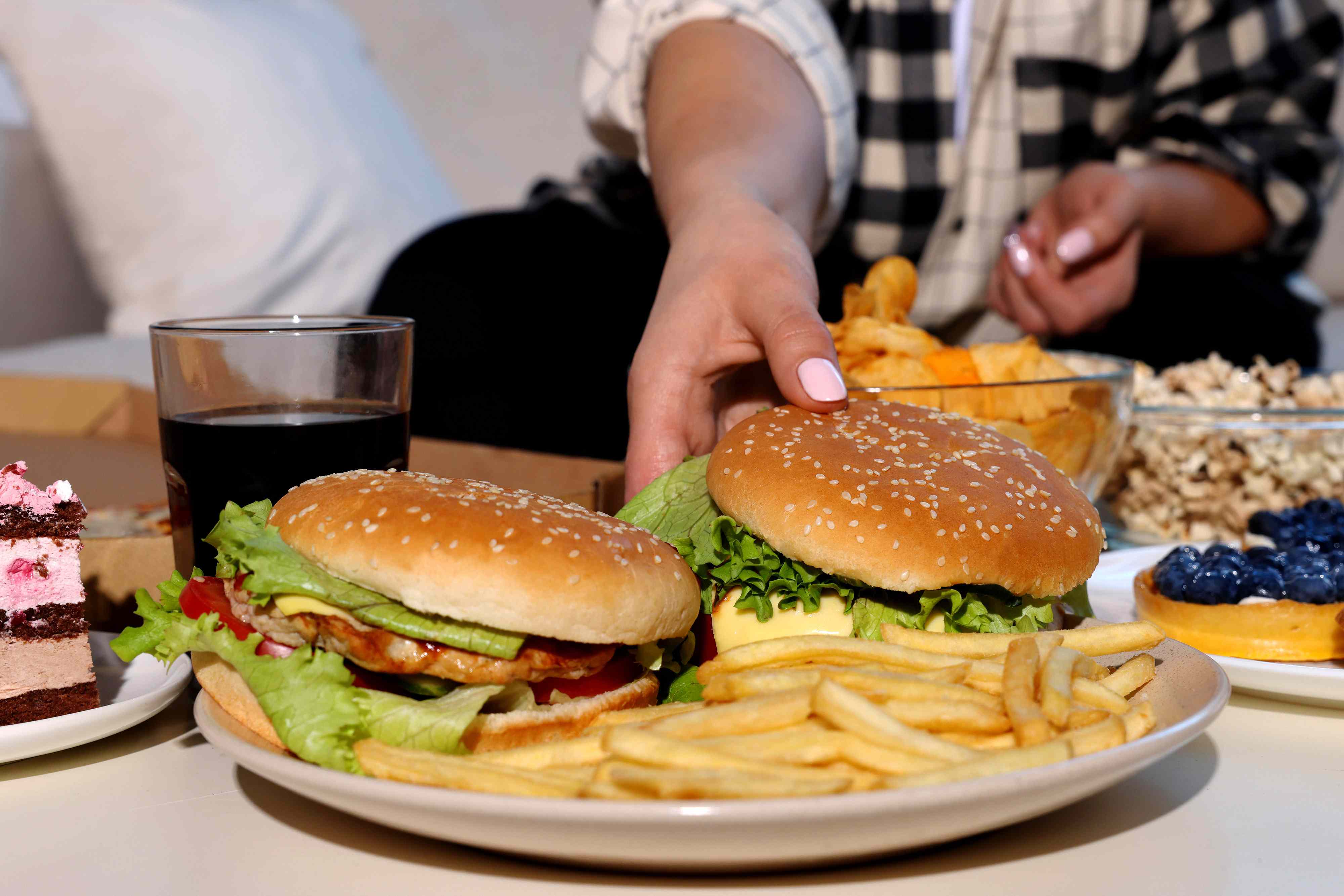 How Mukbangs Are Helping People Feel Less Lonely, According to Experts