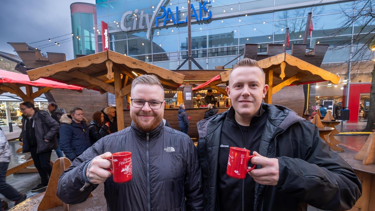 Mit Techno und Stempelkarte: Besondere Glühweinhütten auf dem ...