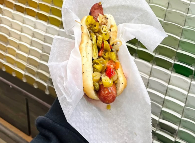 6 Restaurant Chains With the Best Hot Dogs, According to Chefs