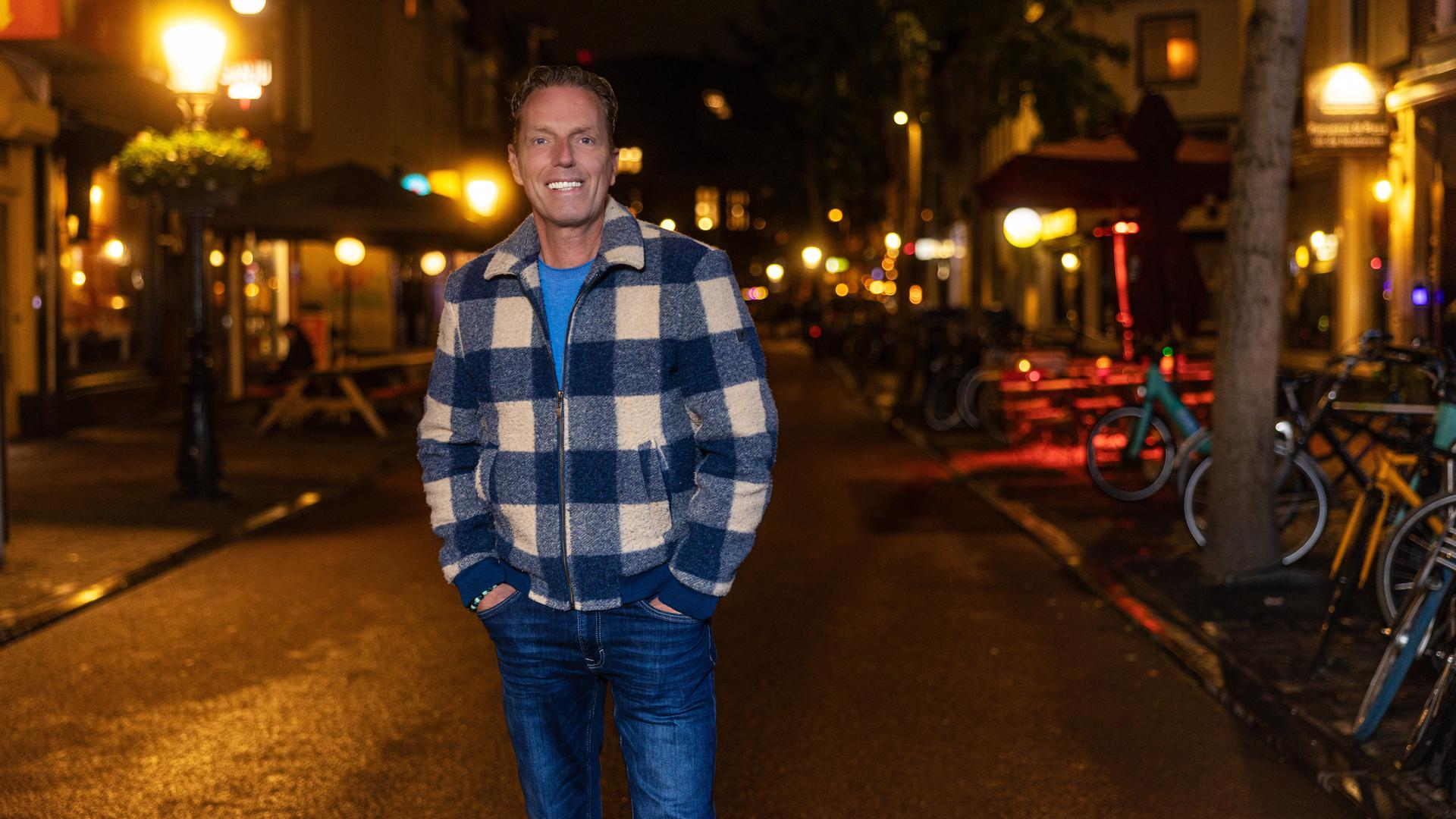 Rob Geus keert terug als hygiëne-inspecteur in De Hygiënepolitie