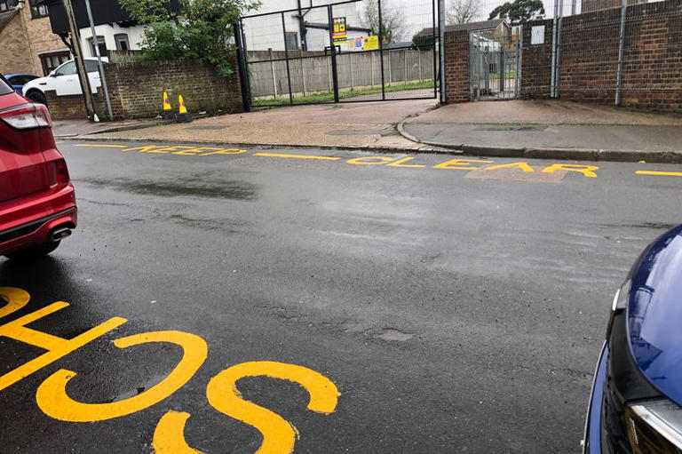 Doh! Council paints ‘school keep clear’ lines outside school - that's ...