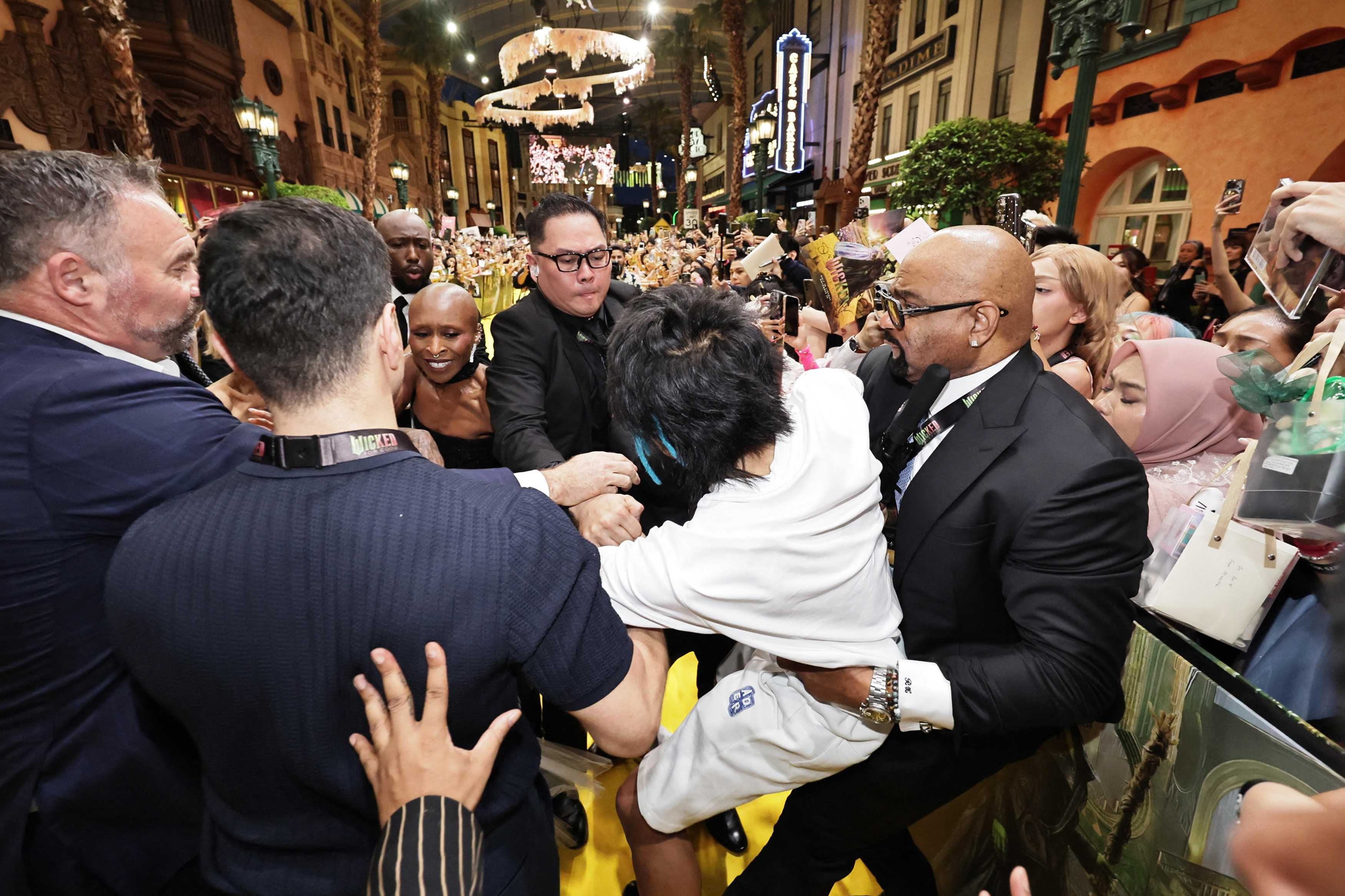 'Pyjama Man' who grabbed Ariana Grande at Wicked premiere jailed - and ...