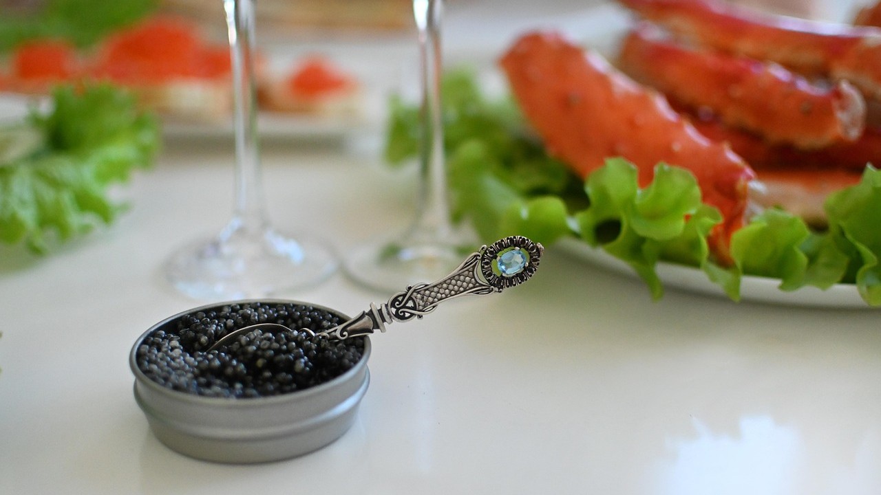 7 Airline Meals From The Golden Age Of Flying, Travel Writers Recall