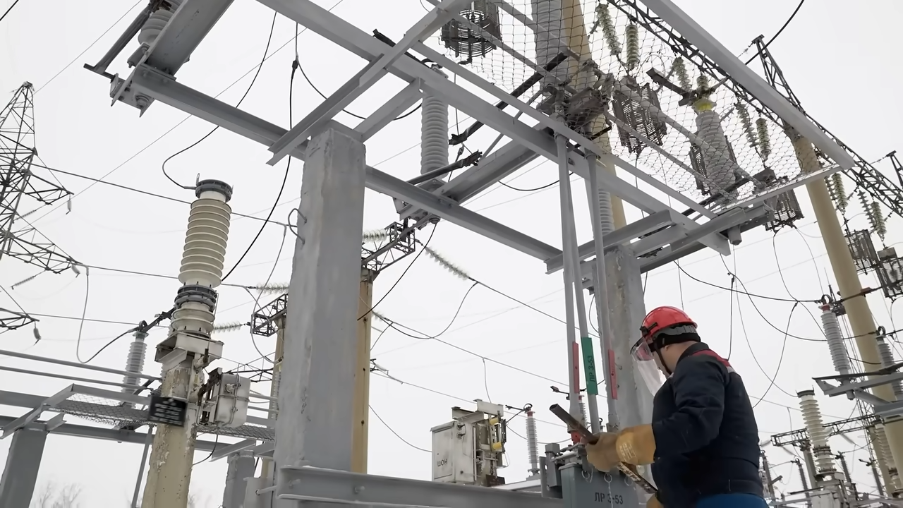 Where Does Grounded Electricity Actually Travel After It Leaves the Wire