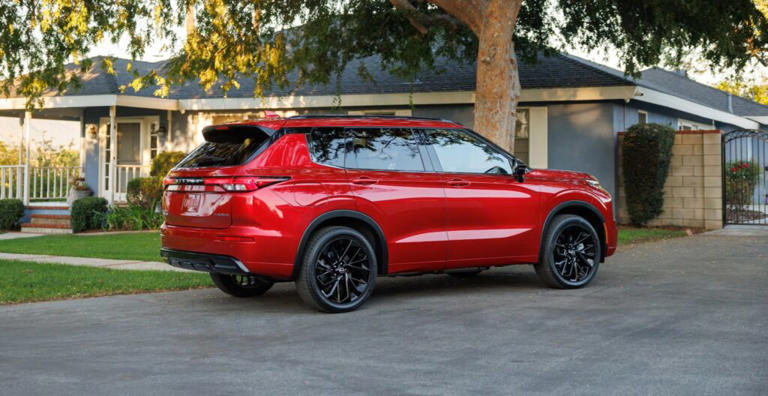 2026 Nissan Rogue Plug-in Hybrid Debuts With 38-Mile EV Range