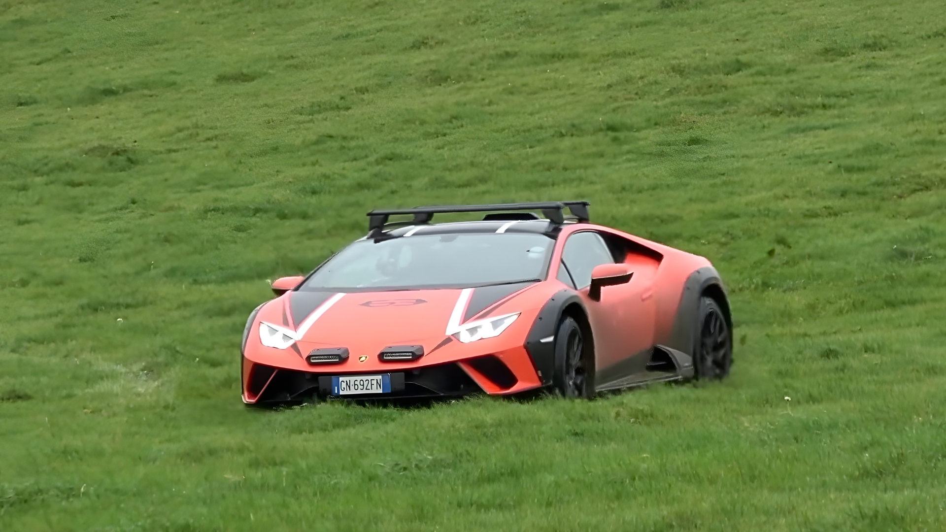 Huracan Sterrato Tested On and Off the Road