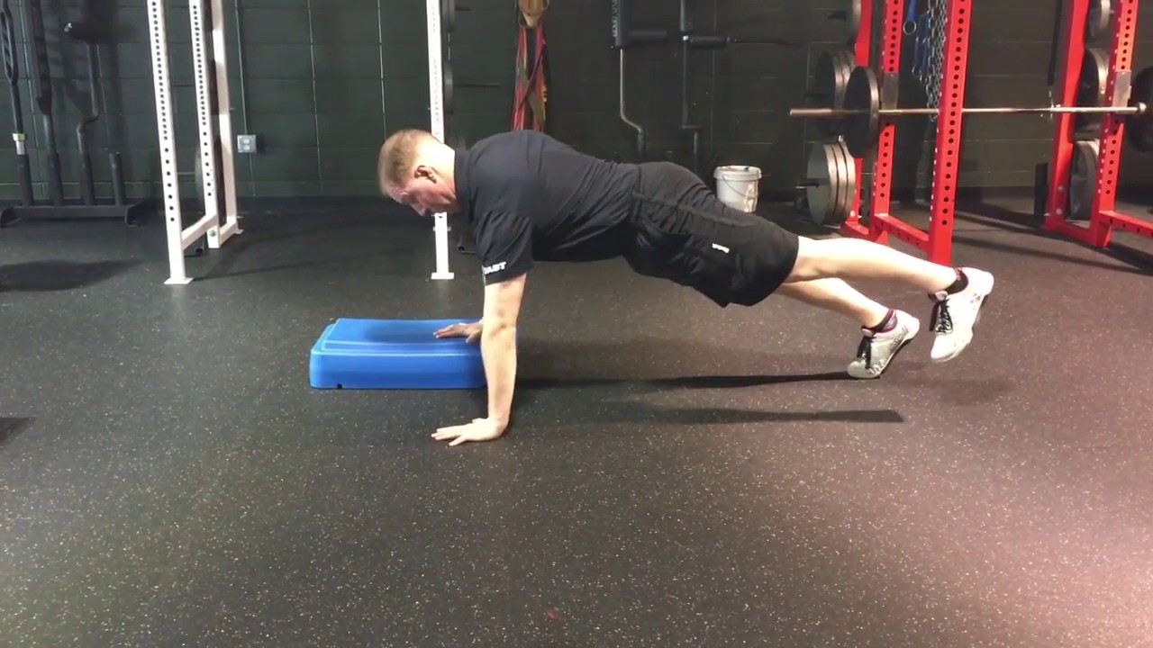 10 Bench Press Alternatives For Stronger Chest and Safer Shoulders