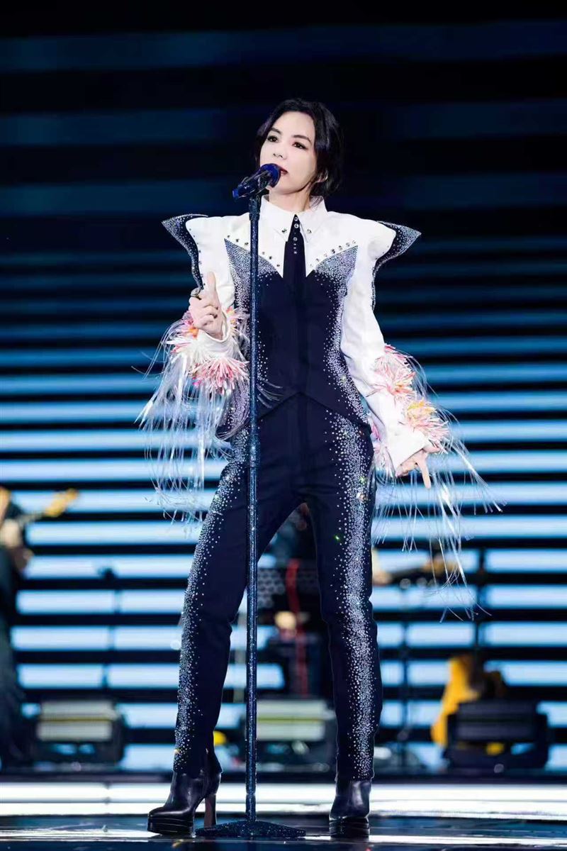 Ella演唱會「保留S.HE歌聲」!前東家華研發聲了：未取得授權或付費