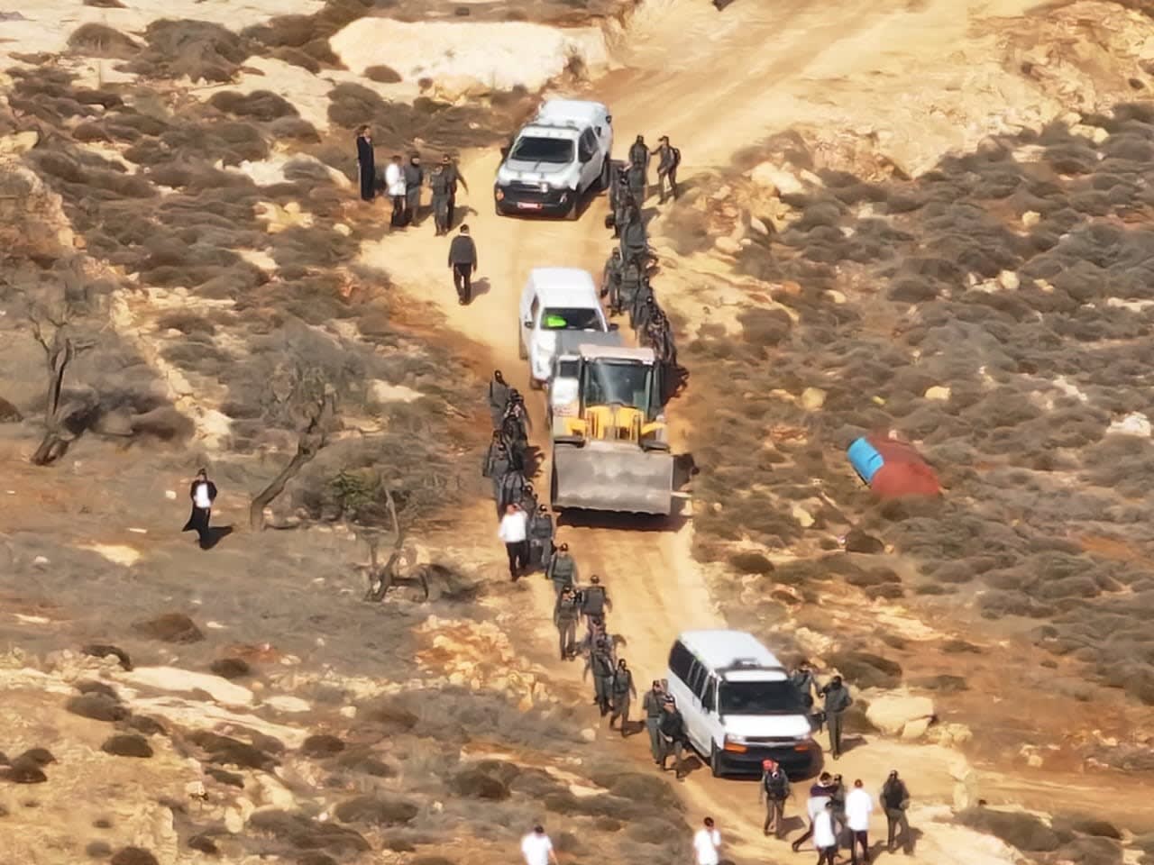Israeli forces evacuate illegal Gush Etzion settlement extension amid ...