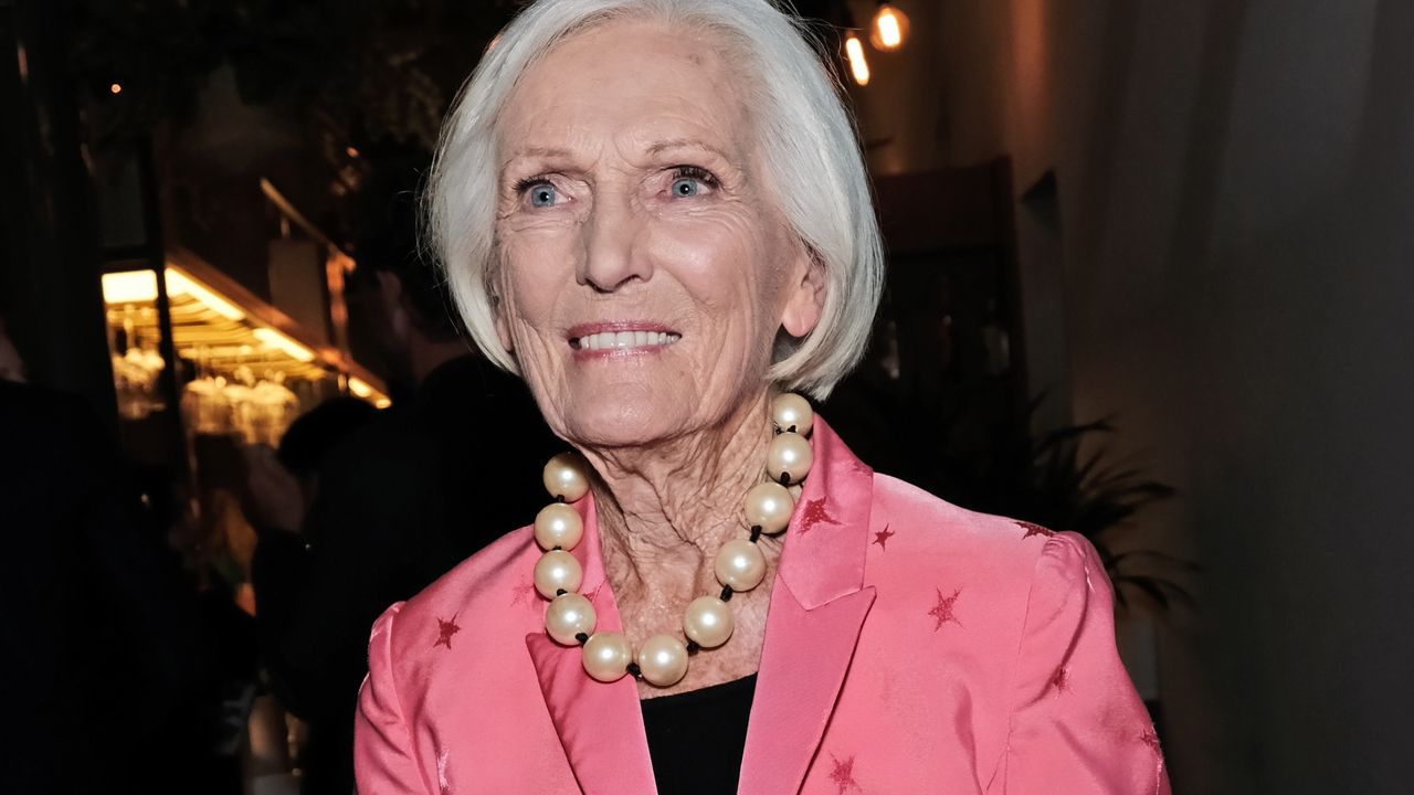 Mary Berry reveals the one surprising bake she's not confident with ...