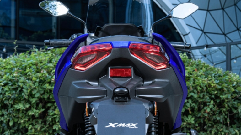 Yamaha XMAX 125 2026 Hadir dengan Warna Icon Blue, Siap Tantang Honda ...