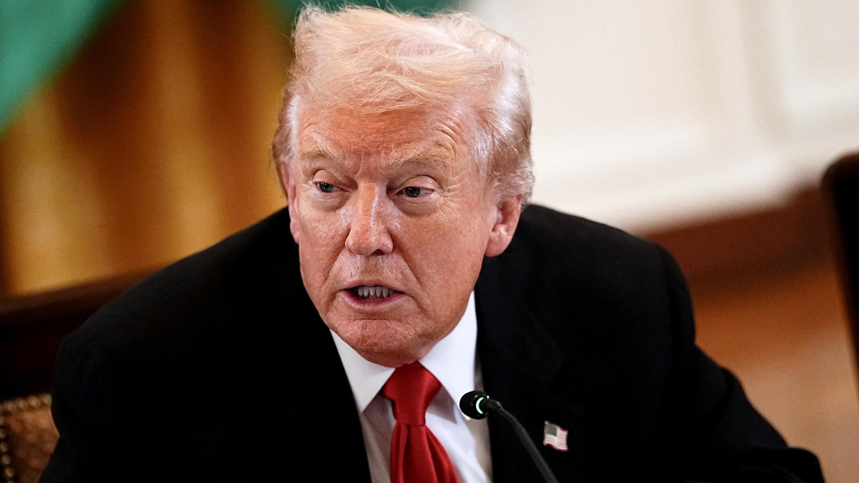 Donald Trump rétropédale dans l’affaire Epstein : il prend une décision ...