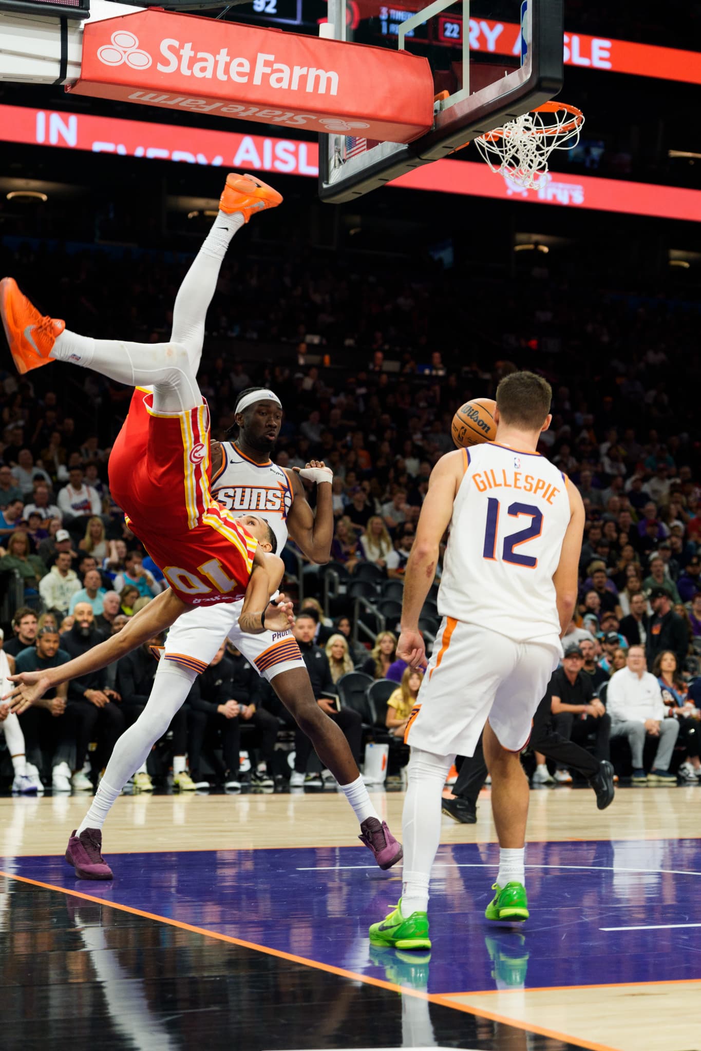 NBA: l'effrayante chute de Zaccharie Risacher, qui retombe lourdement ...