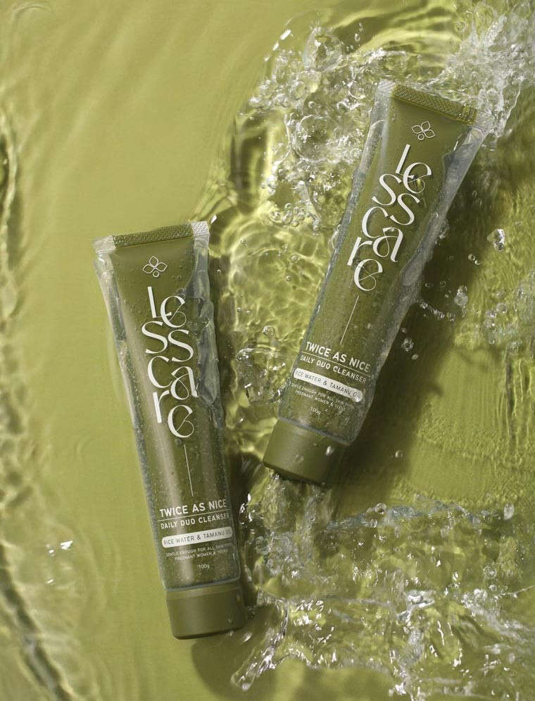 The Correct Order To Apply Your Skincare Products (Morning Vs. Night)