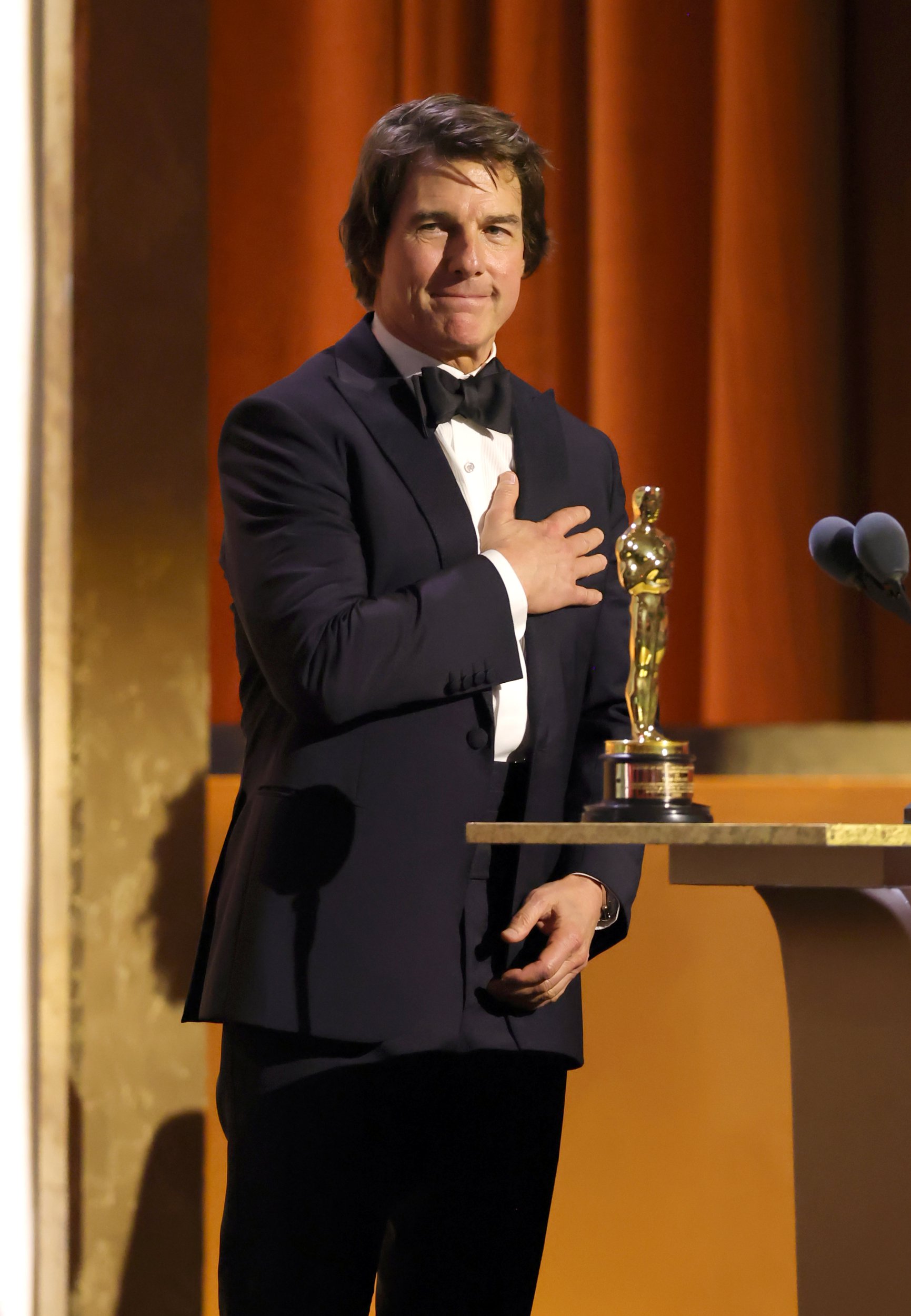 Tom Cruise celebrates his first Oscar win on the dance