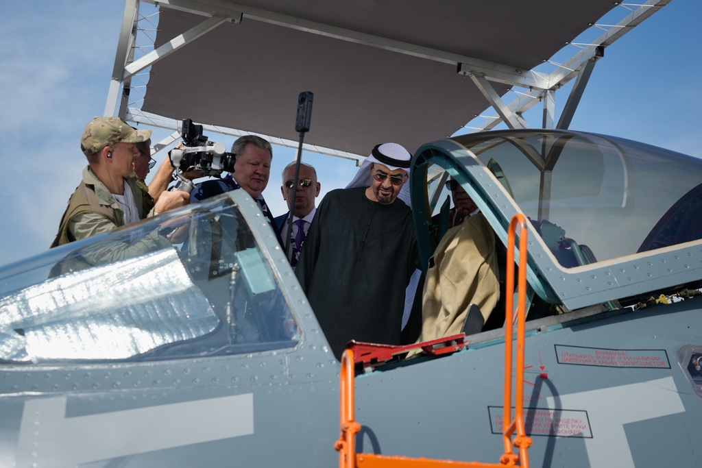 Emirates announces an order of 65 Boeing 777-9s with list price of $38 ...